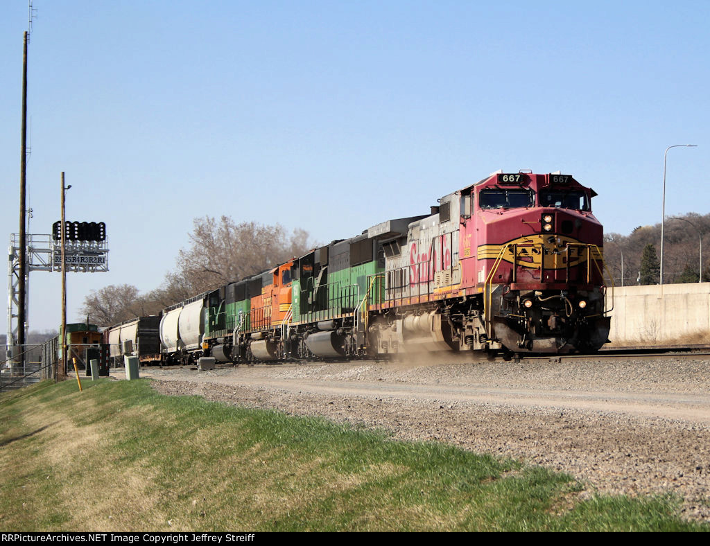 BNSF 667
